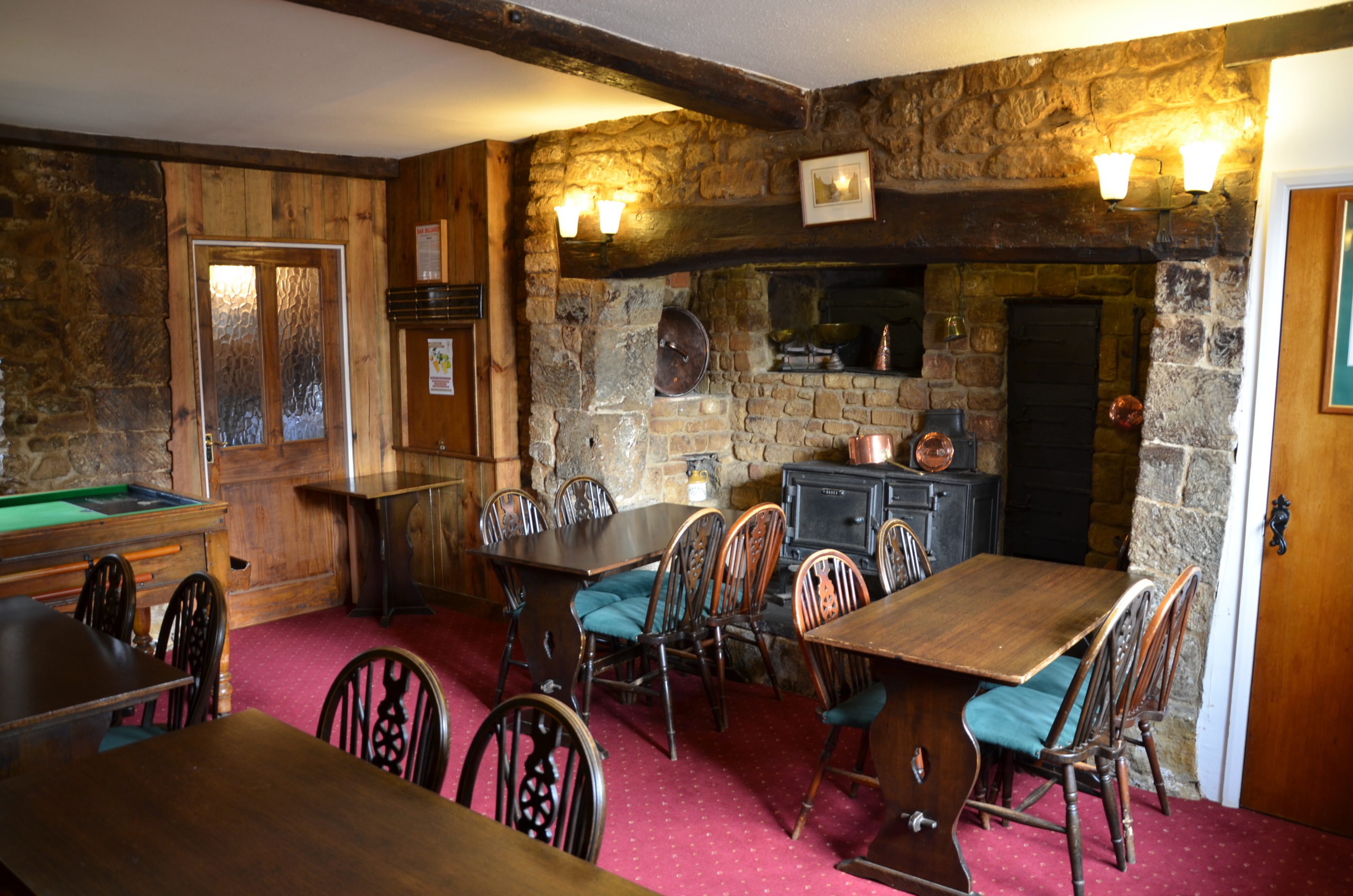 ELEPHANT AND CASTLE, BLOXHAM - Hook Norton Brewery