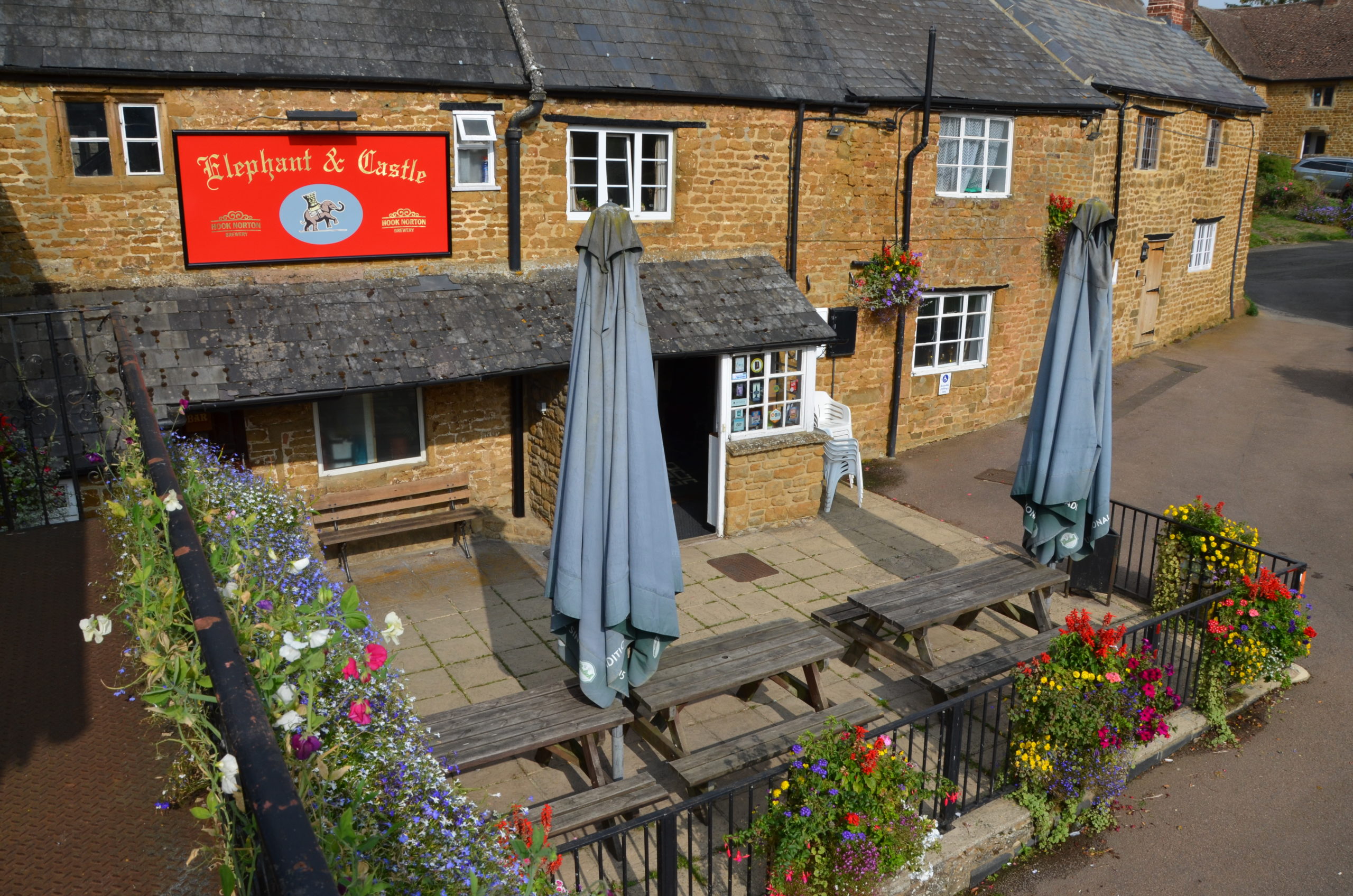ELEPHANT AND CASTLE, BLOXHAM - Hook Norton Brewery