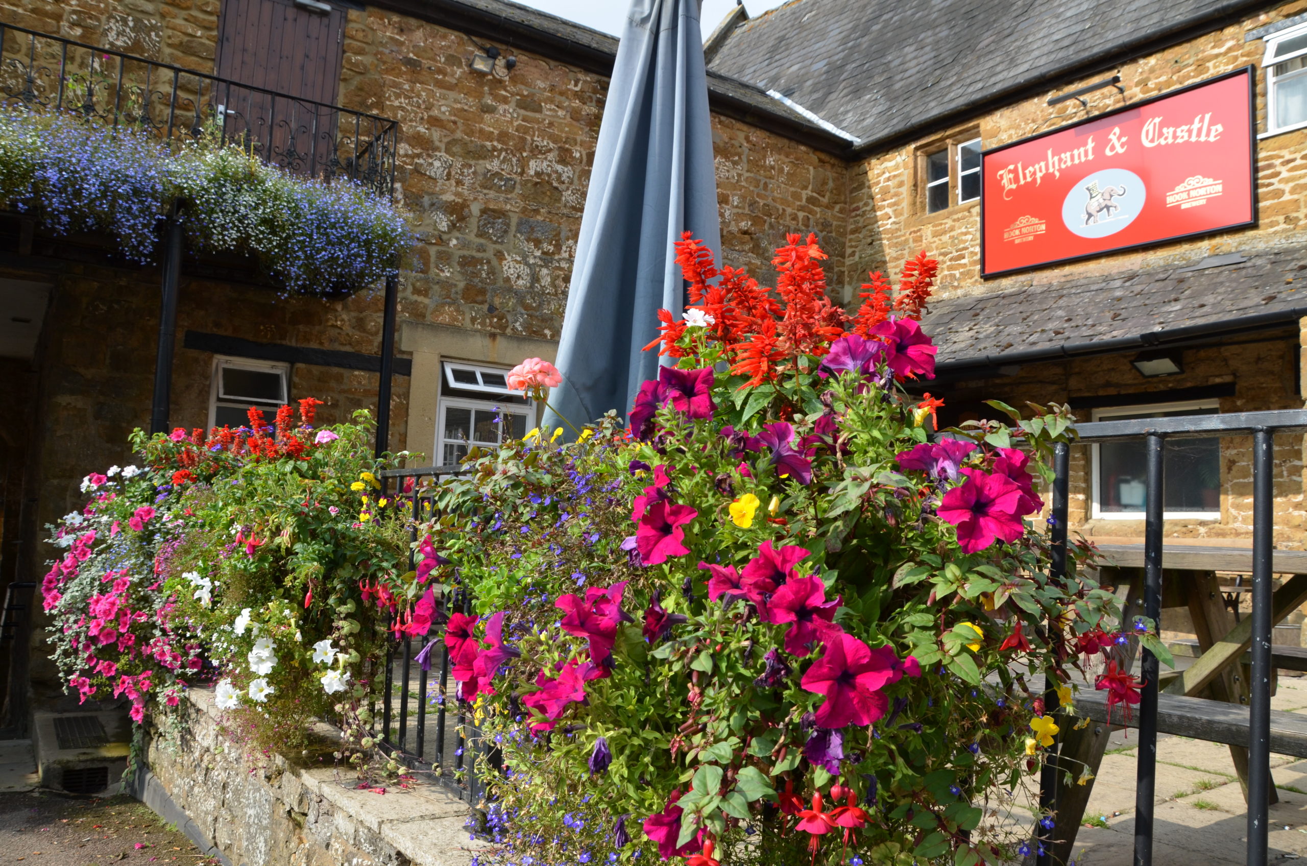 ELEPHANT AND CASTLE, BLOXHAM - Hook Norton Brewery