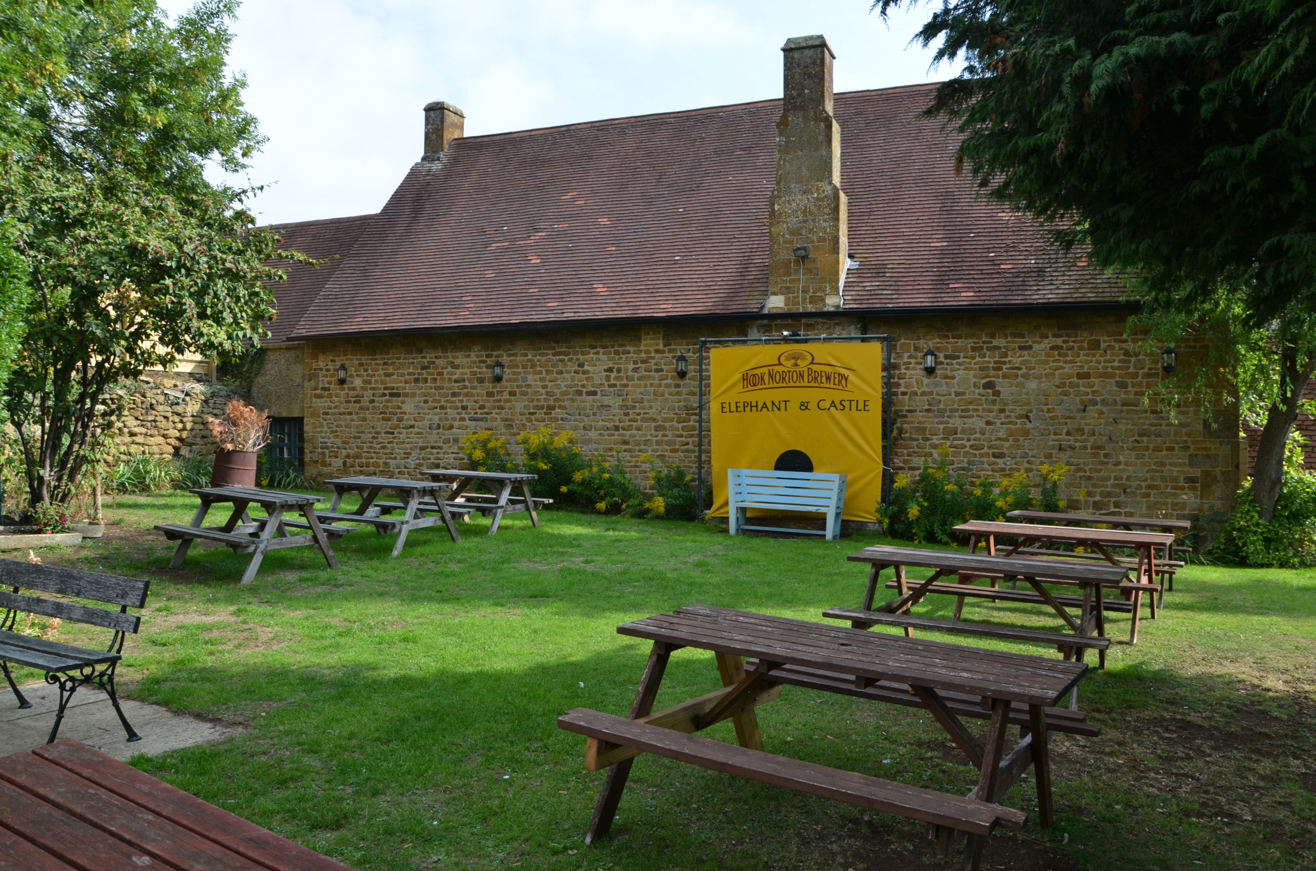 ELEPHANT AND CASTLE, BLOXHAM - Hook Norton Brewery