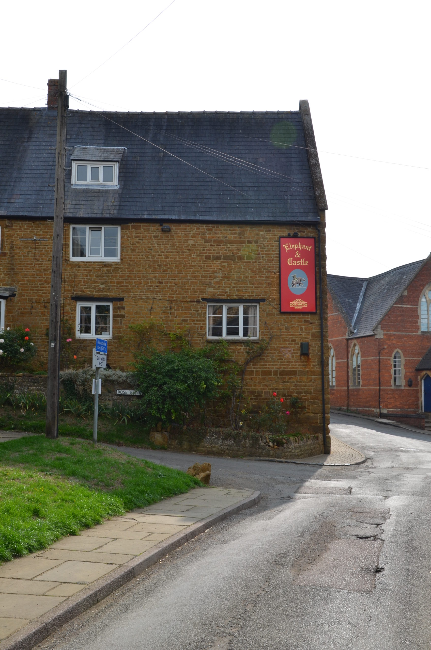 ELEPHANT AND CASTLE, BLOXHAM - Hook Norton Brewery