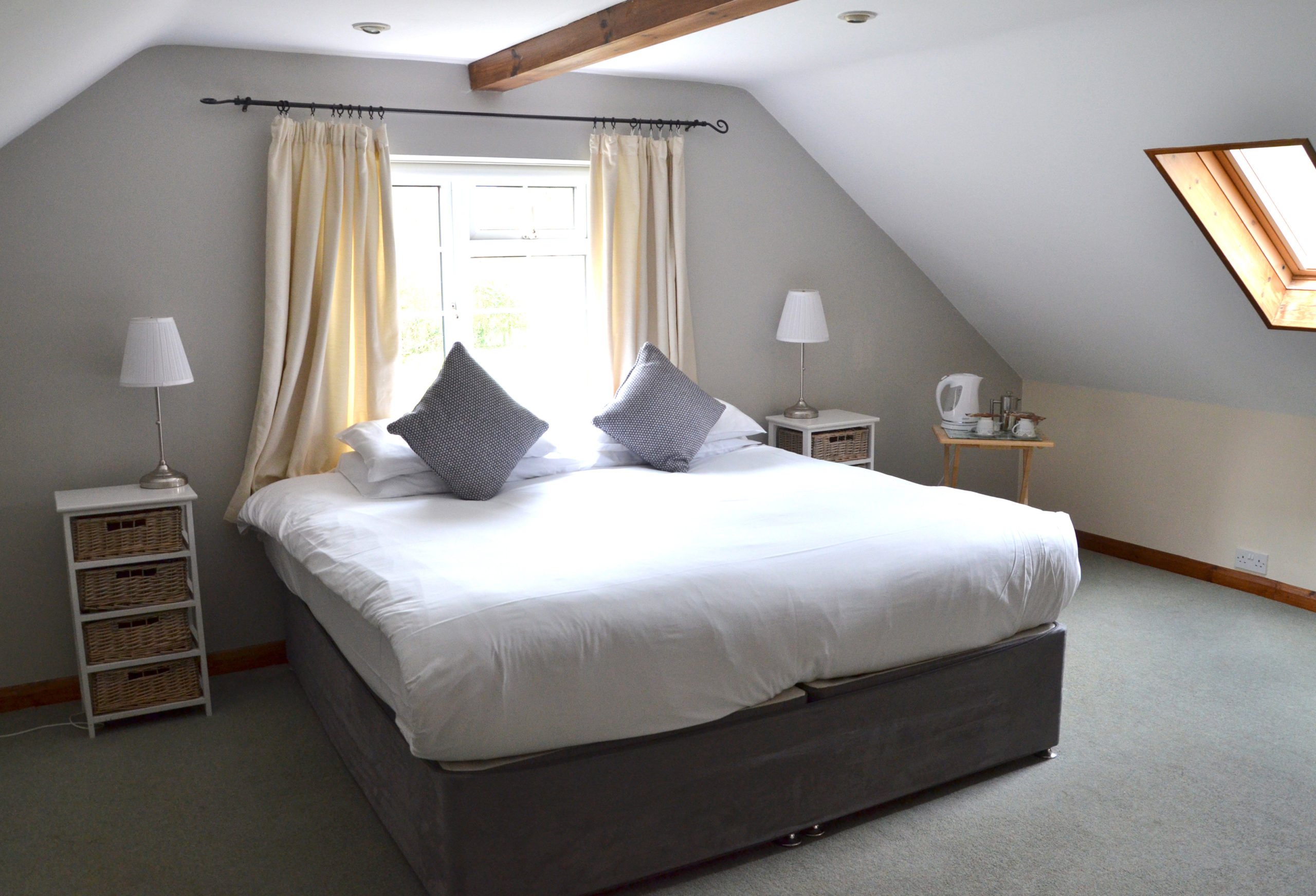 PEAR TREE INN, HOOK NORTON - Welcome Hook Norton Brewery