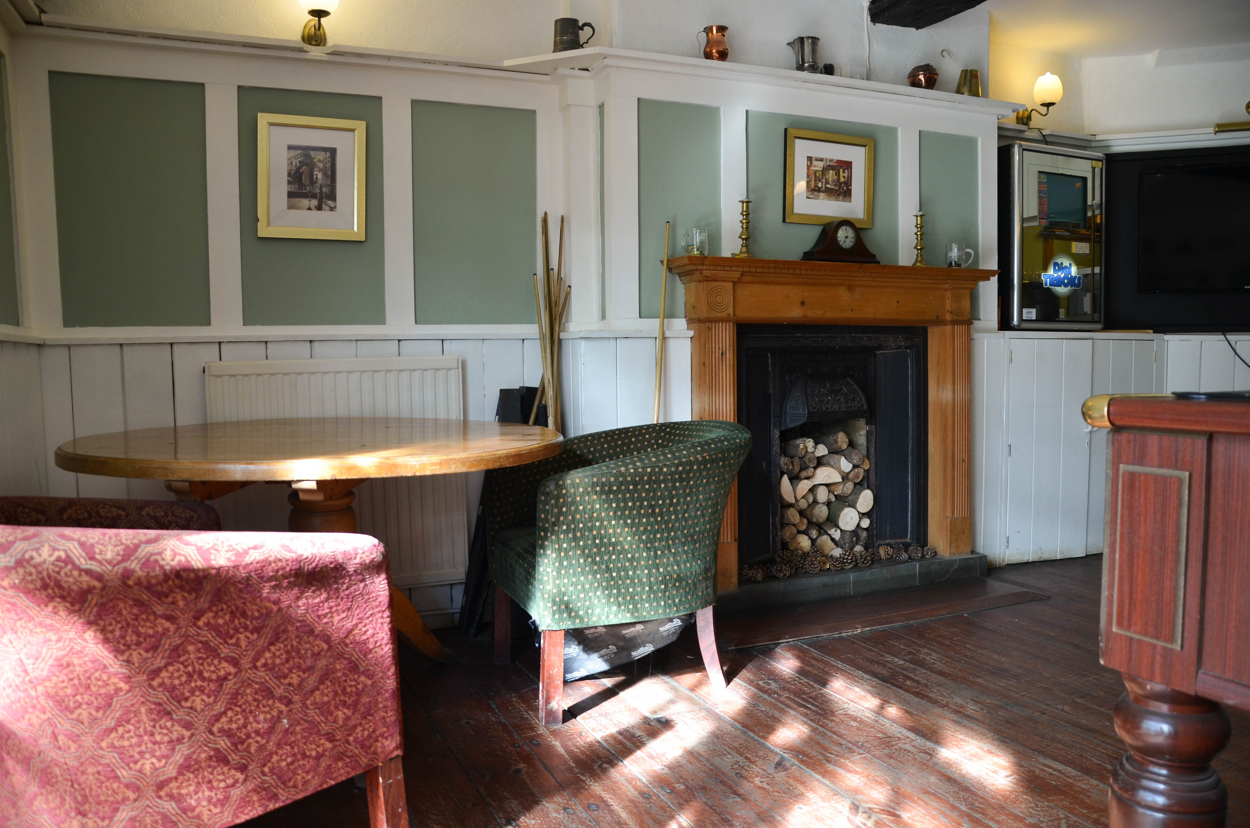 GEORGE HOTEL, BRAILES - Welcome Hook Norton Brewery