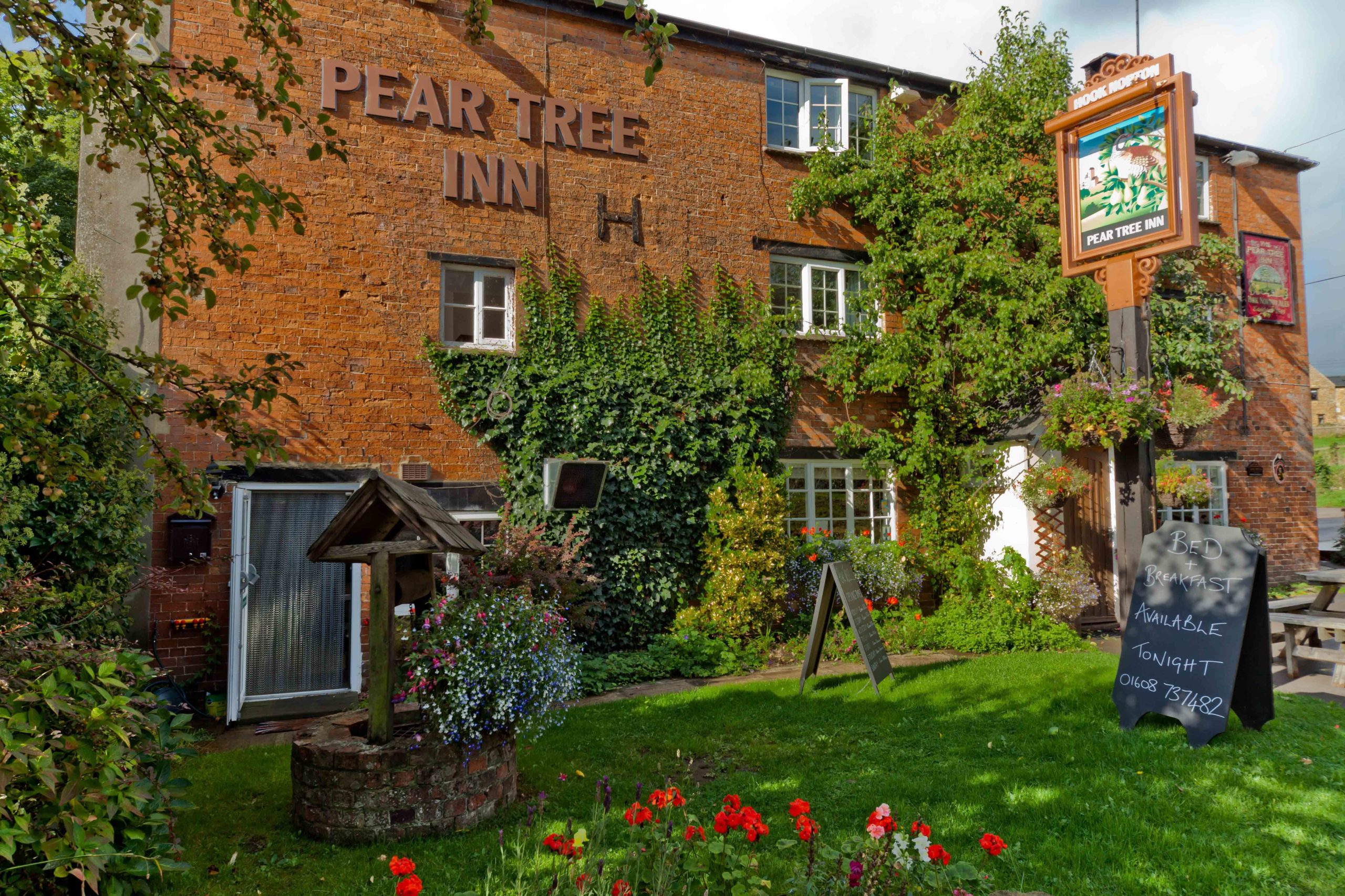 PEAR TREE INN, HOOK NORTON - Hook Norton Brewery
