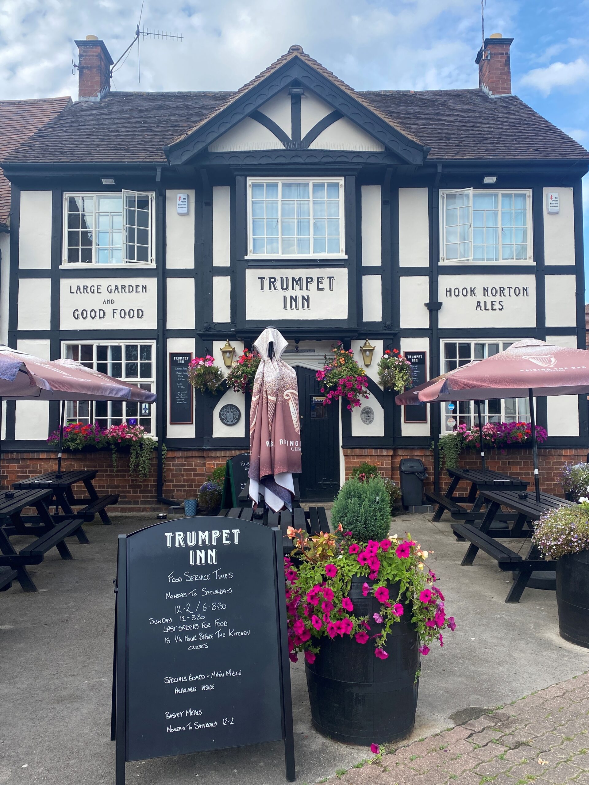 TRUMPET INN, EVESHAM - Hook Norton Brewery